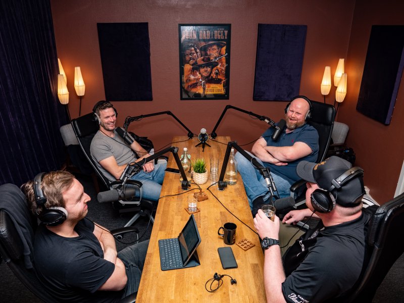 Solgte Harde Mottak-luer - donerer 17 500 til LSK Unified / Lillestrøm